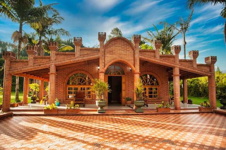 Palacio De Dina Lo Sueñas, Te Lo Hacemos Realidad - Guarne