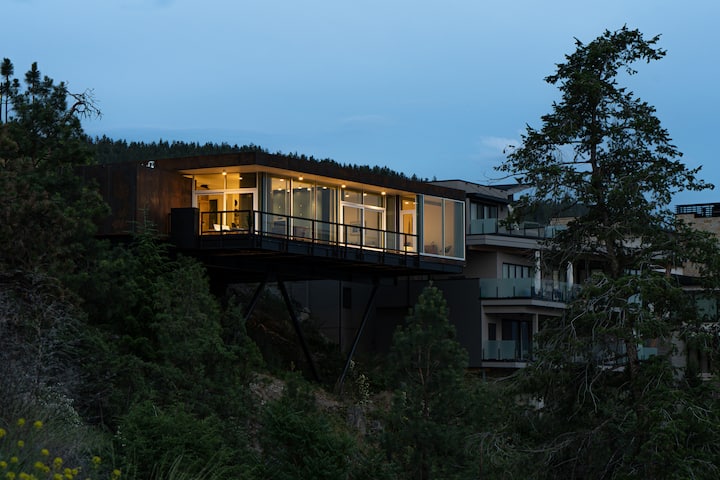 Front Row - Float Between Land & Sky | Cliff House - Lake Country