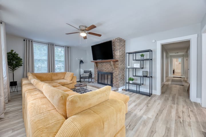 Spacious Downtown Stay | 15 Mins To Fort Benning - Columbus, GA