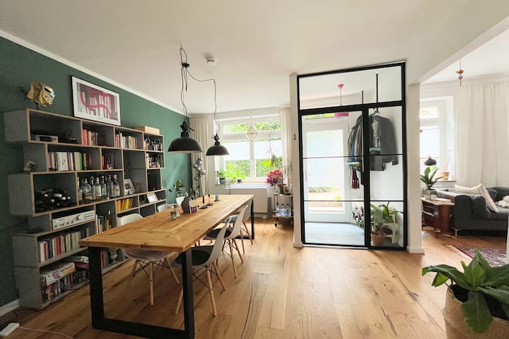 Ruhiges Saniertes Altbau Zimmer - Hamburg