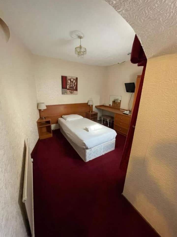 Fjaerland Hotel Standard Single Room - Great Yarmouth