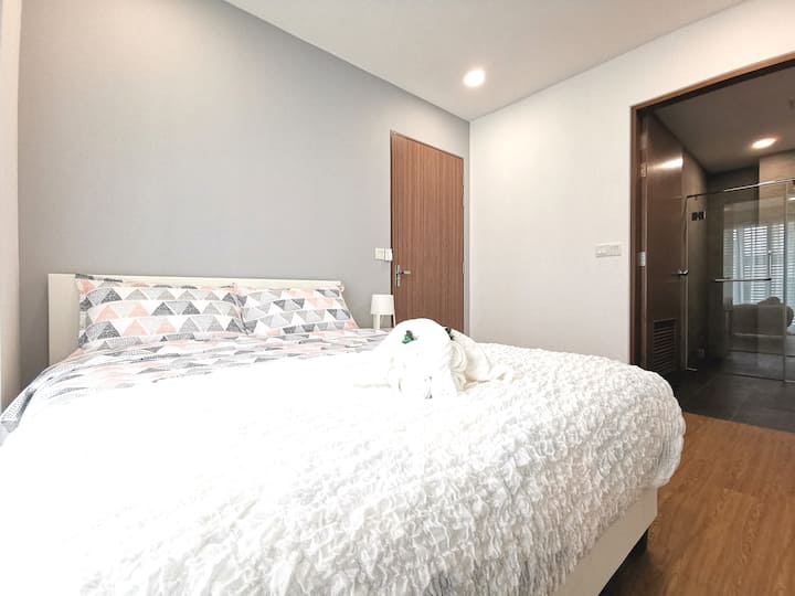 [C18] 3 Bedrooms Kallang Central City Train - 