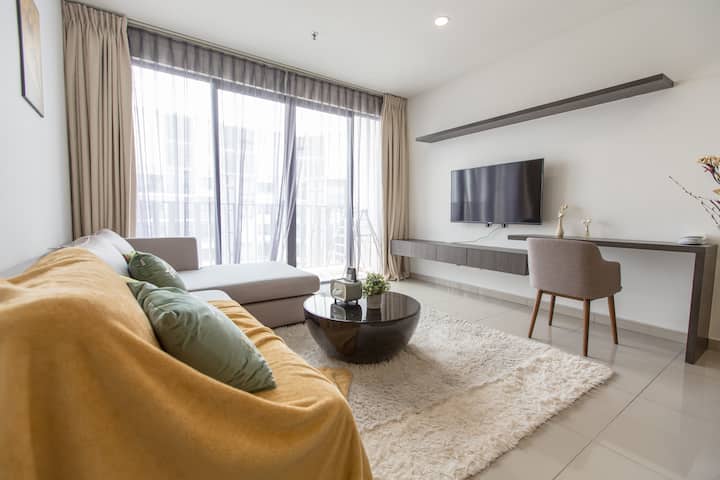 【I City】宽敞双卧套房 | 靠近Uitm+商圈｜ Netflix  |免付平台服务费 - Klang