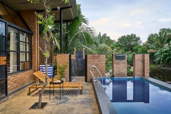 Stayvista At Coffee @ Rustic Haven W/ Pool, Deck - Satara