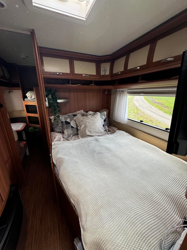 Beautiful Camper With A View - Islândia