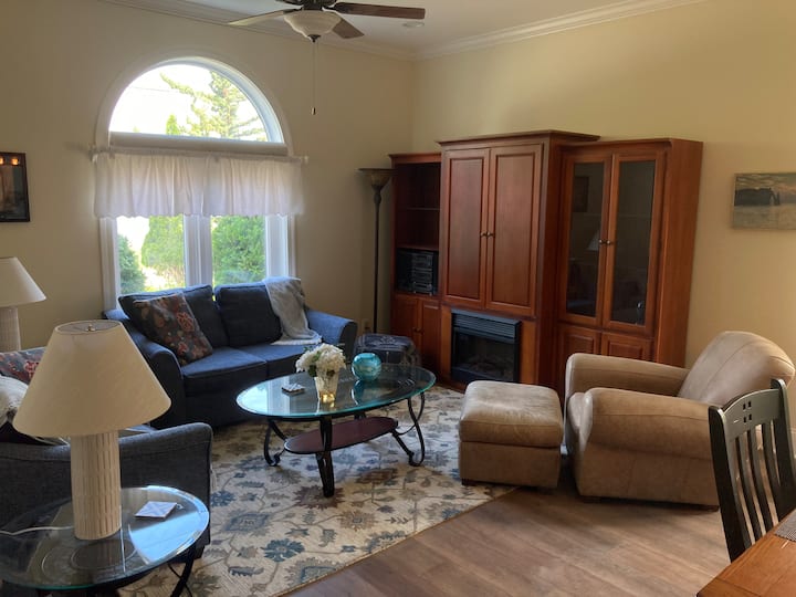 Lovely Saratoga Track Rental Or Short Term Rental! - Saratoga Springs, NY