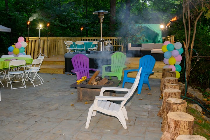 Walk-in Basement And Backyard For Party / Reunion - Waterbury, CT
