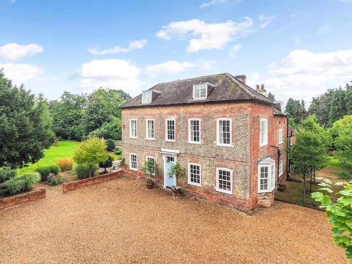 The Farm House - Petersfield