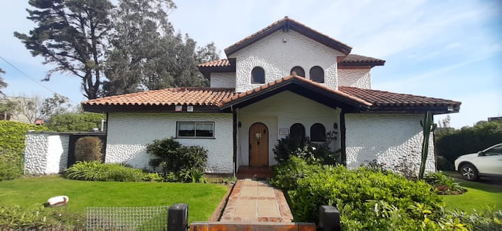 Preciosa Casa En Santo Domingo Clásico. - Santo Domingo