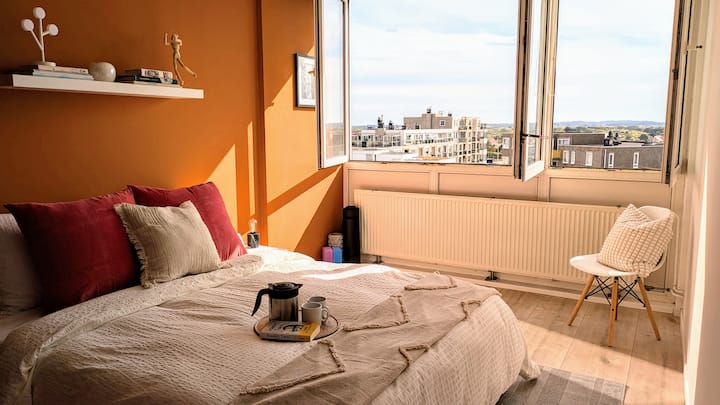 Remodelled Oasis + Ocean Views! - Zandvoort