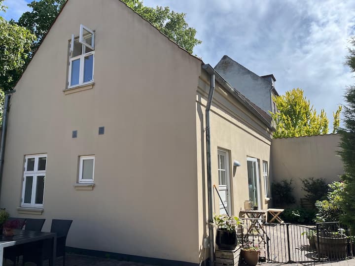 Idyllic Village House In Aarhus City Center - Aarhus