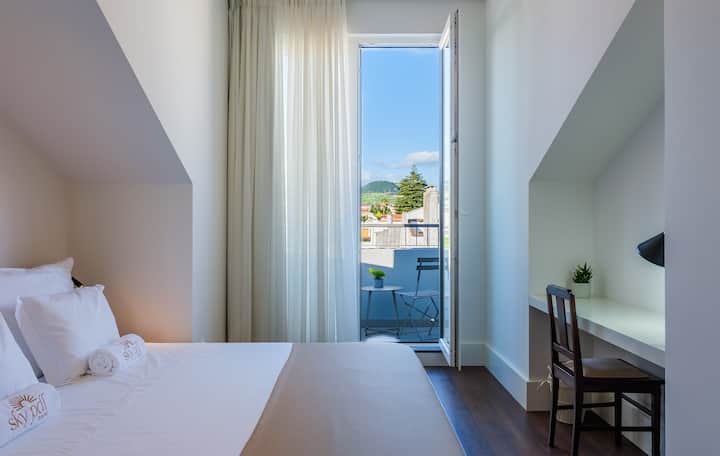Double Room With Balcony - Breakfast Included - Ponta Delgada