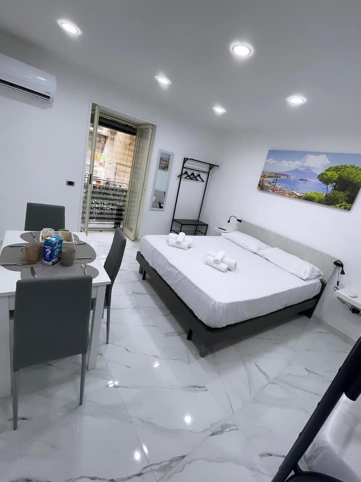 Home Romanello - Nápoles