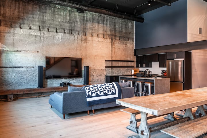 Downtown Loft | Rooftop Hot Tub | Incredible Views - Fernie