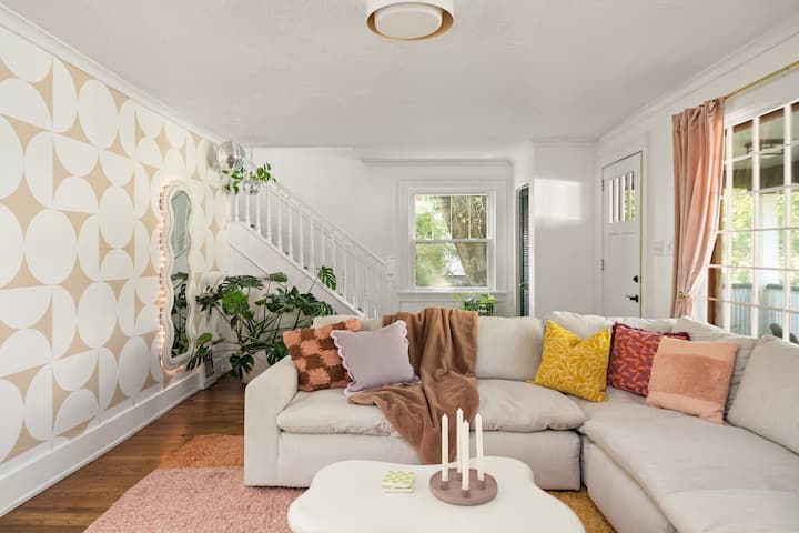 Casa Rosa - Des Moines, IA