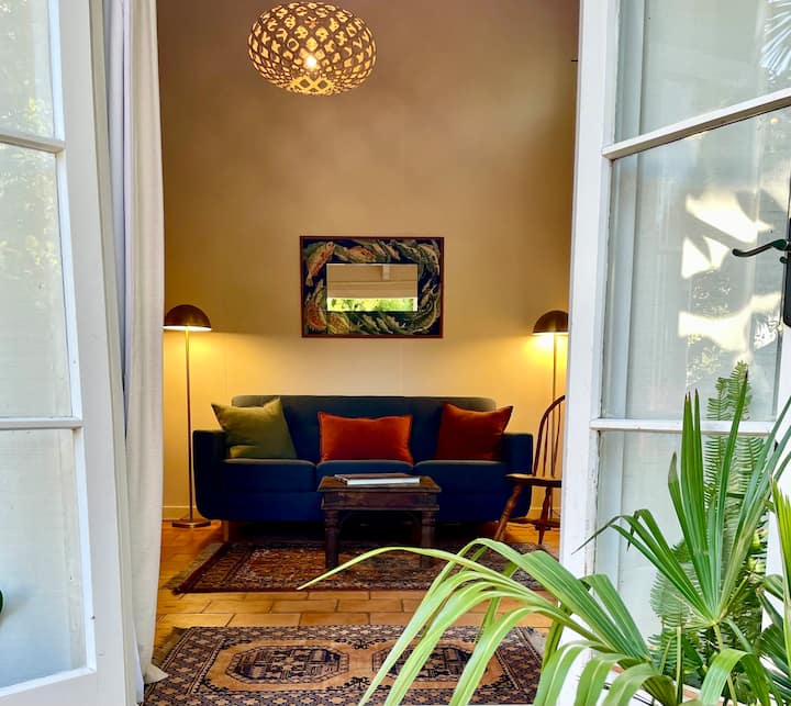 Wisteria Cottage - Russell