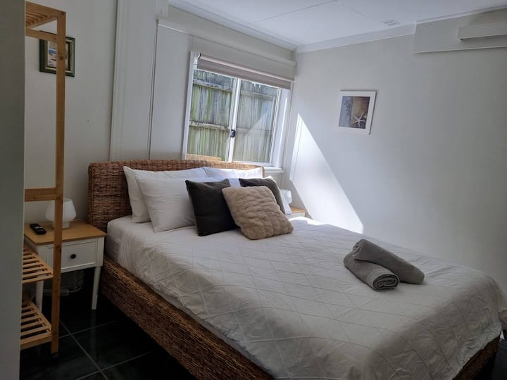 Self-contained Room In Redcliffe - 마게이트