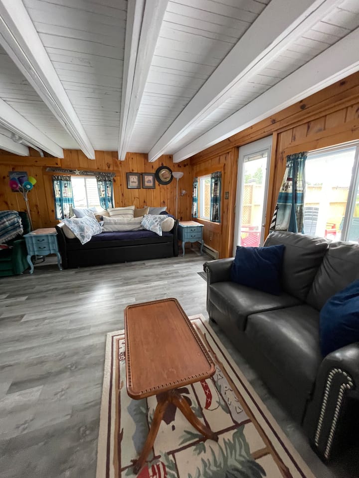 Spectacular Sunset And Waterview Cottage - Sauble Beach
