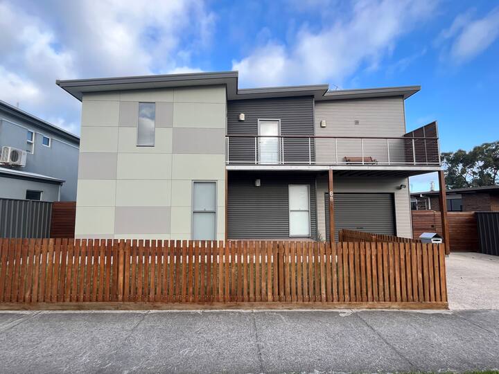 Family Beach House Apollo Bay - Apollo Bay