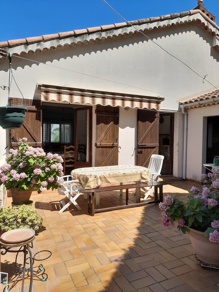 Haut De Villa Avec Grande Terrasse - Nice