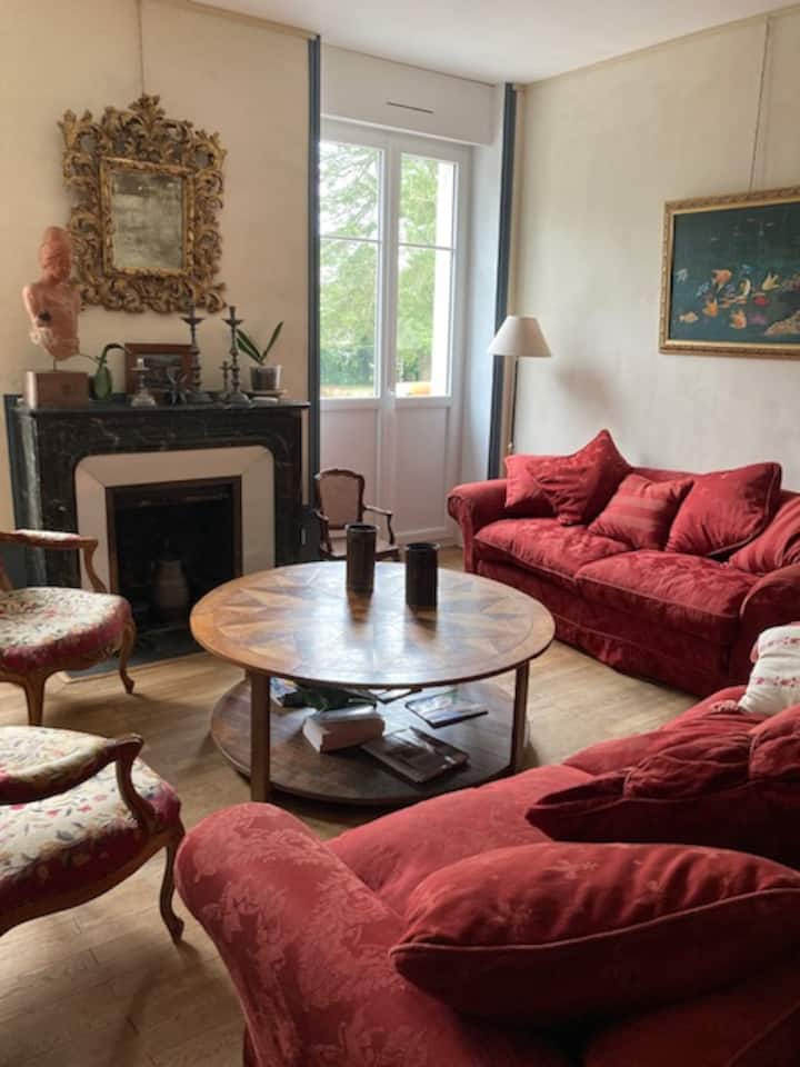 Appartement De Charme Calme Et Central, Parking - Bourg-en-Bresse