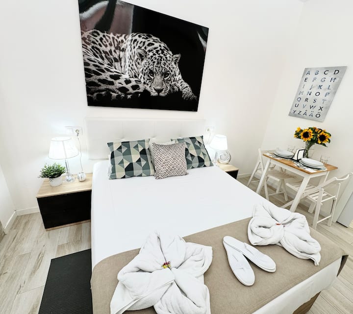 Five Towers Guest House - Alcobendas