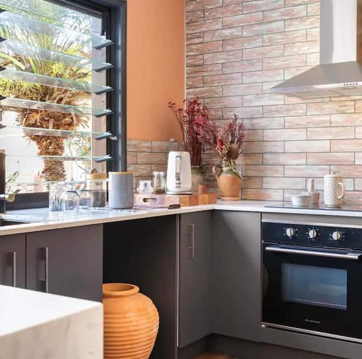 Relaxing Burleigh Heads Homestay - Gold Coast