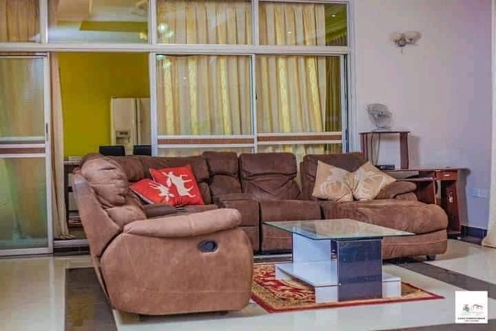 Homely Home - 루사카