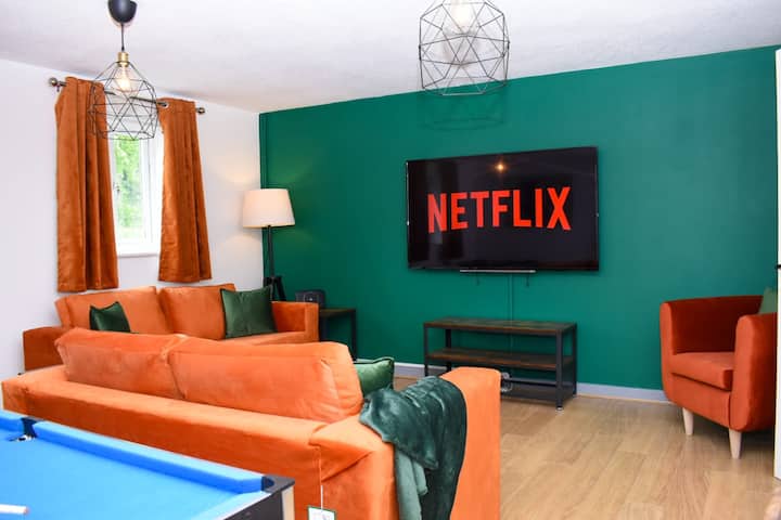 4 Bed Home For Long Stays - Basildon