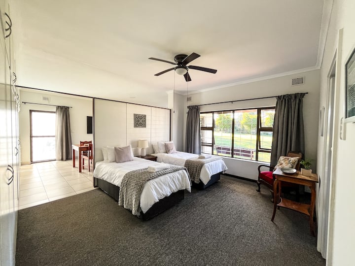 Quiet 1 Bedroom In Winston Park - Kloof