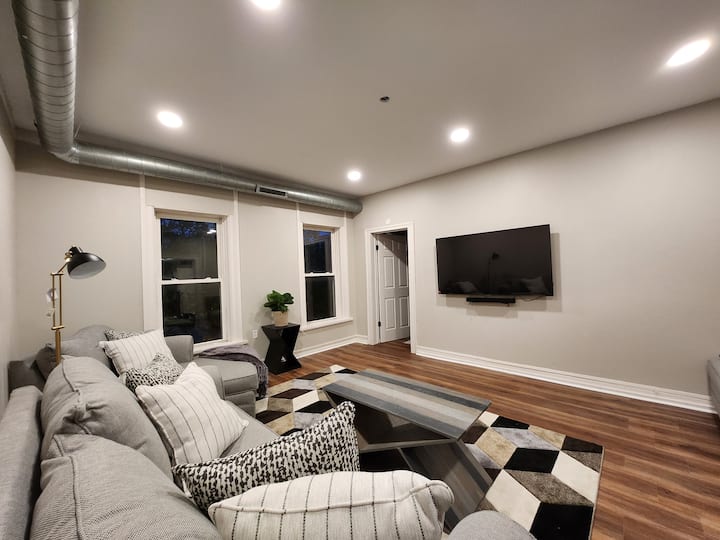 Walker Point Modern Loft - Milwaukee, WI