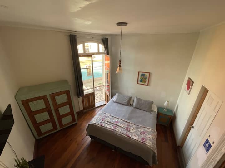 Cómoda Suite Con Balcón Y Acceso A Terraza Mirador - 瓦爾帕萊索