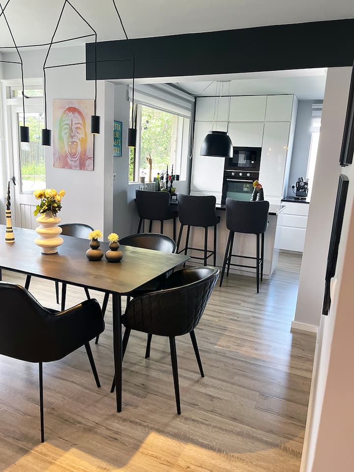 Lovely Home, Top Location! Private Parking. - Iceland