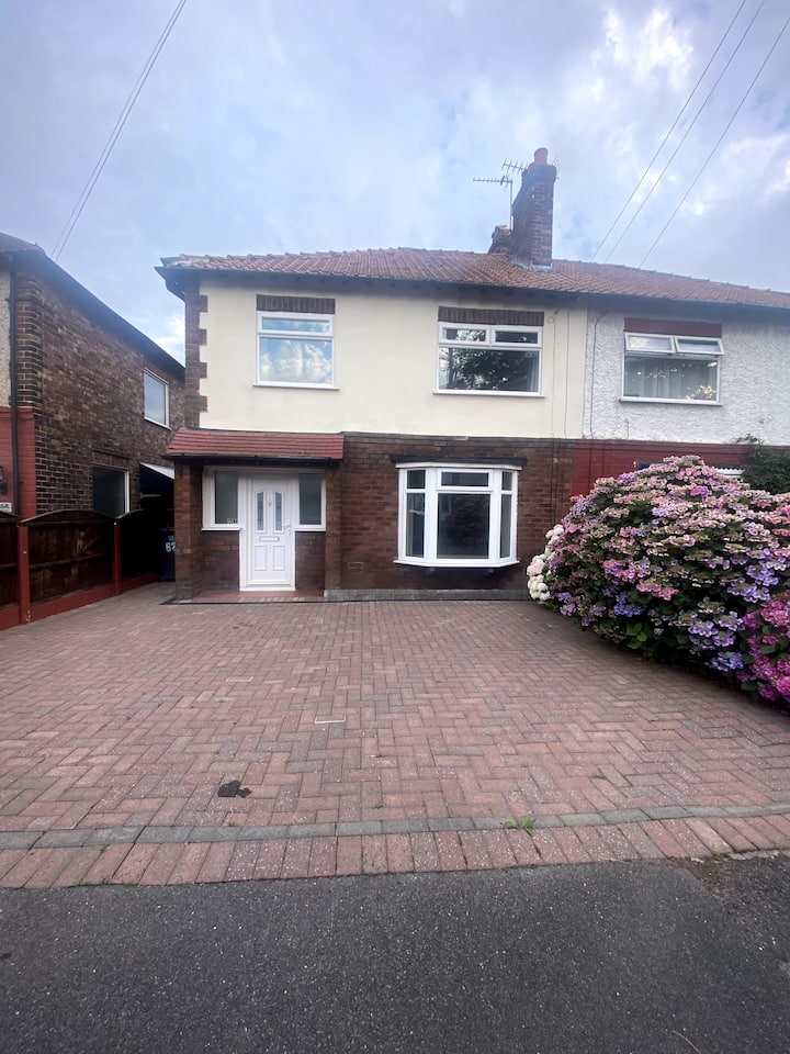 Lovely 3 Bed House In Crosby - Formby