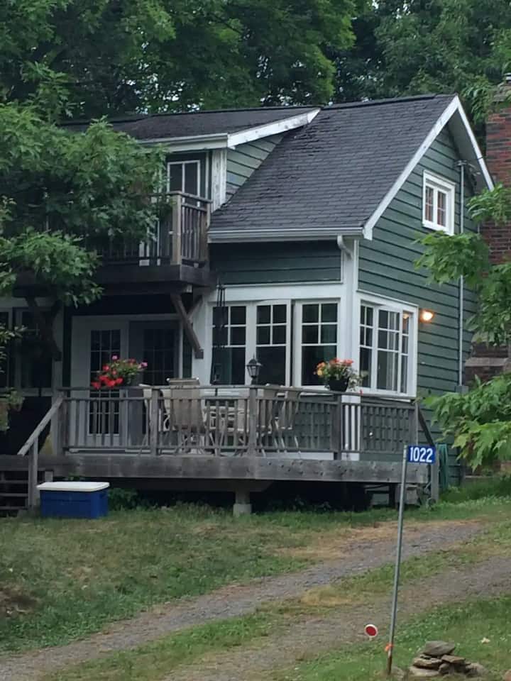 Traditional Cottage By Bowyers Beach - Bracebridge