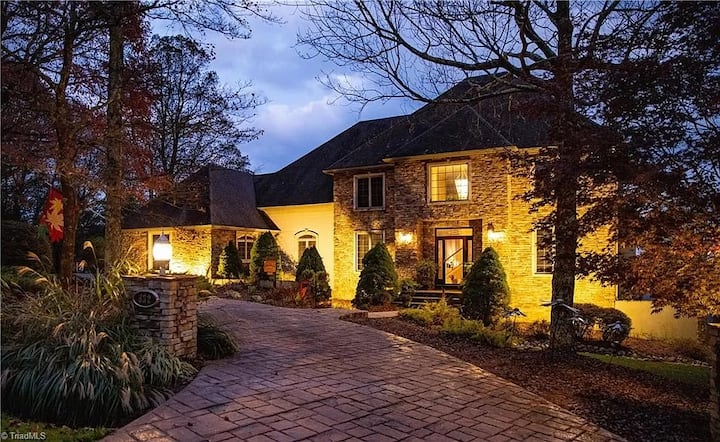 The Overlook At High Meadows - Stone Mountain State Park, Roaring Gap