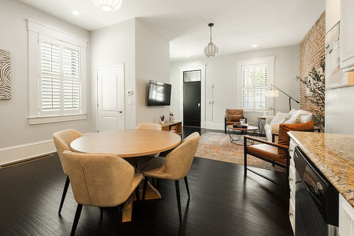 Lux 4br Townhome | City Views | Private Balconies - Paycor Stadium
