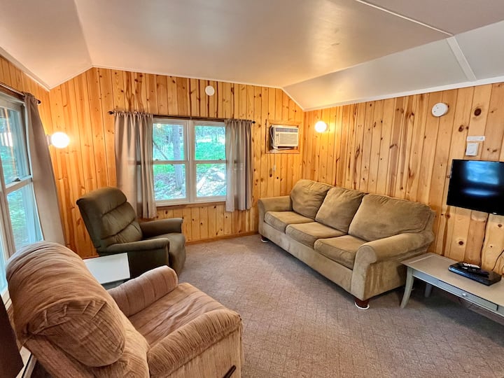 Cozy Resort Lake Cabin! Deck-beach-canoe-wifi-ac - Scenic State Park, Bigfork
