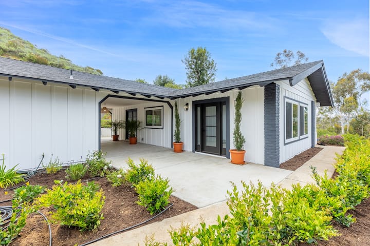 North Hilltop Haven, Remodeled W Great Views! 3bed - 에스콘디도