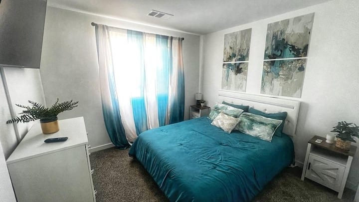 Opulence Accommodations. Adu - Bakersfield, CA