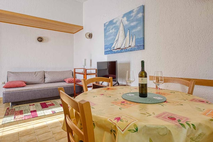 Detached Apartment Iris Close To The Center - Rovinj