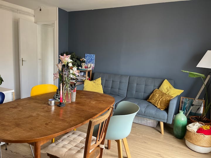 Appartement Avec Balcon - Les Lilas