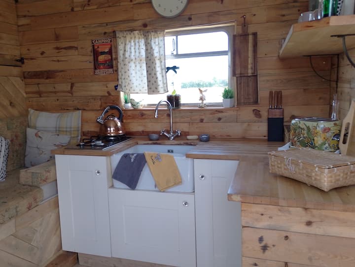 The Box, Time To Switch Off And Relax Over A Glass - Fareham