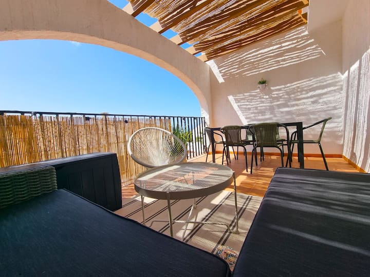 Albatros Apartment: Sea View, 6 Pools, Terrace - Calp