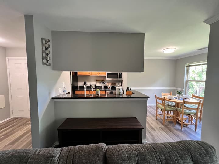 Reston Town Center Apartment - Reston, VA