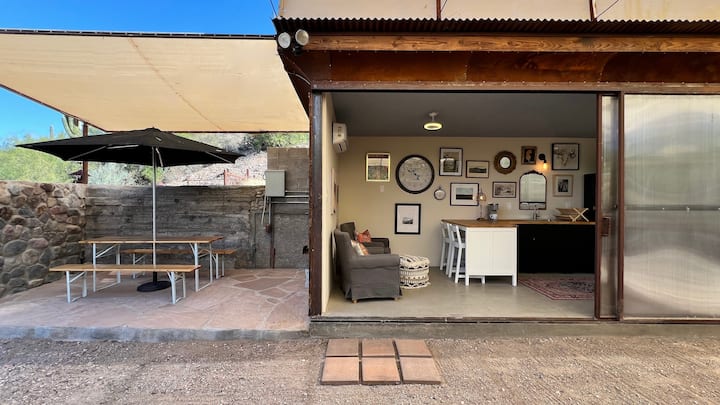 Aravaipa Creek Tiny House With Hot Tub And Sauna - Arizona