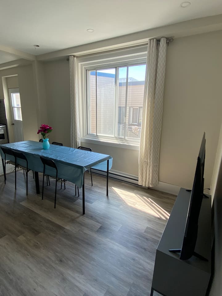 Decarie Iiii-2 Apartment In Montreal - Lasalle