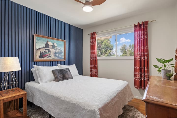 Quiet, Cozy 3-bedroom ~ Close To Everything! - Colorado Springs