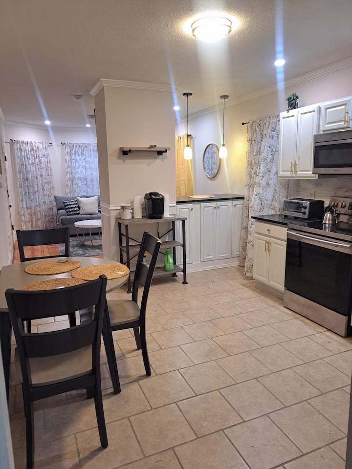 Bella Casa I Central 10 Min From Dwntn & Airport - Providence, RI