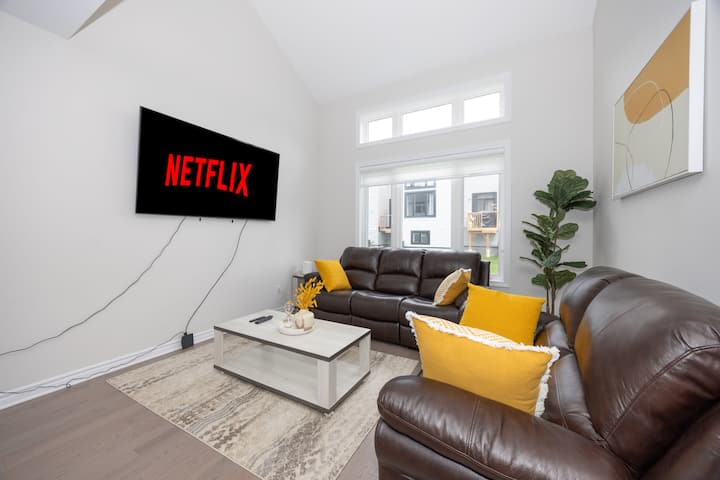 Tranquil Retreat In Findlay Creek 3bdrm 3 Bath - Ottawa